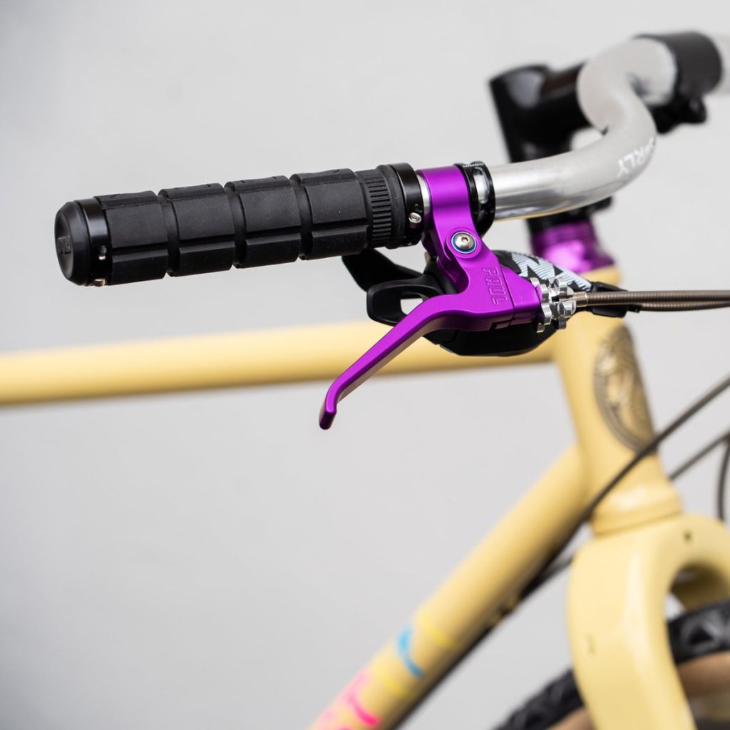 OURY lock on V2 grip graphite