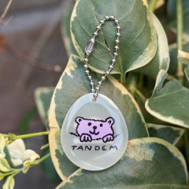 *BLUE LUG* tandem glow key ring (Momo-chan) - BLUE LUG ONLINE STORE